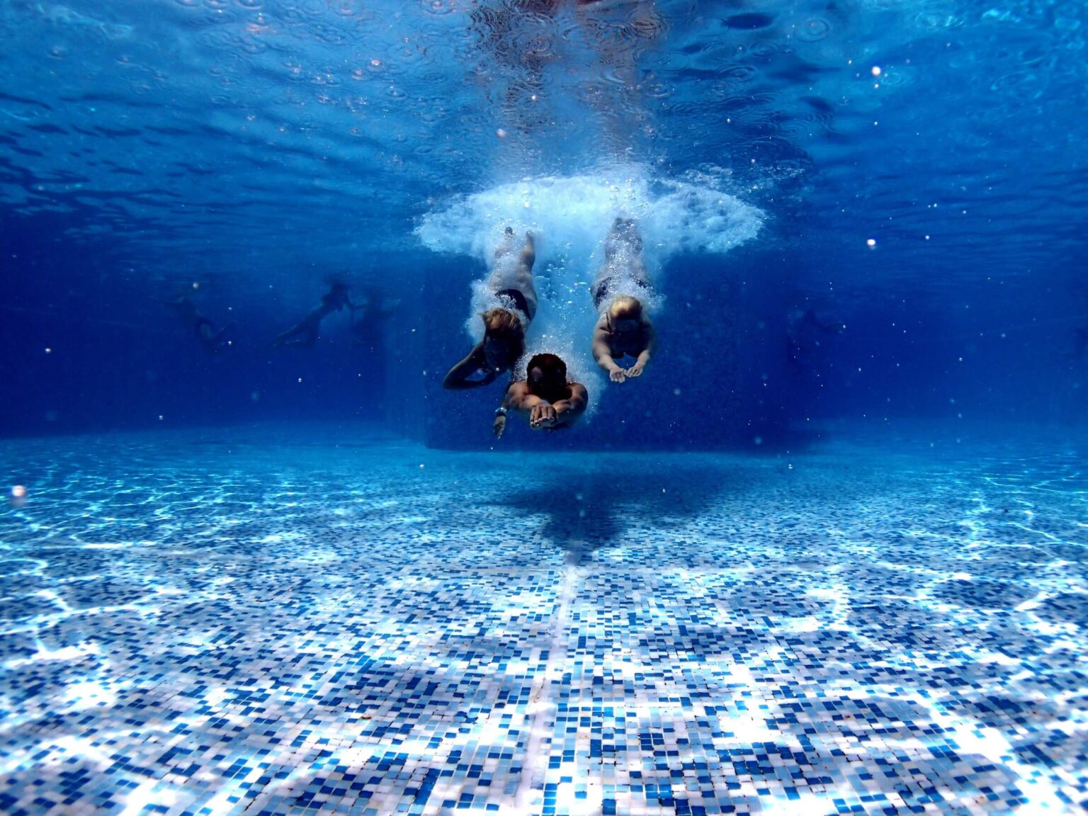 About - Azureon Pool Care